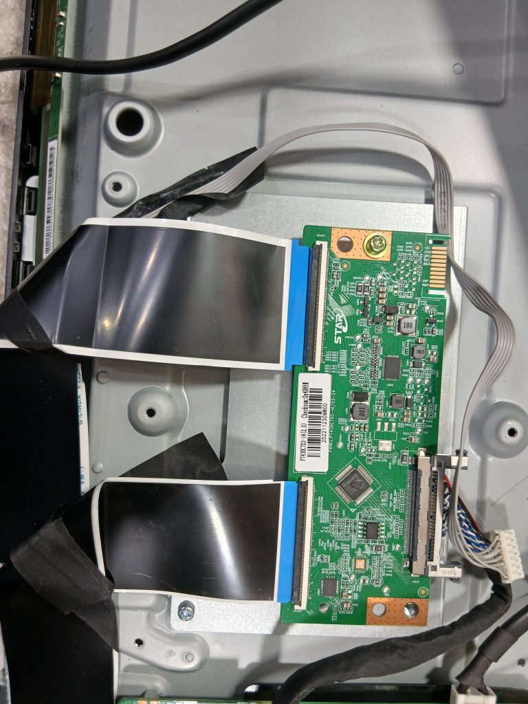 تیکان سام UA43T5700TH - فروشگاه قطعات تلویزیون آریا تی وی